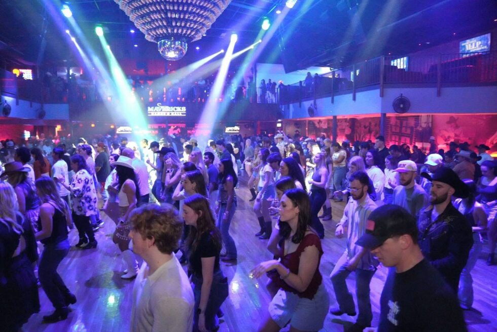 Mavericks Dance Hall The Colony | A North Dallas Premier COUNTRY DANCE HALL